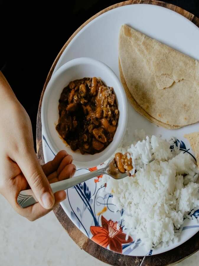 Roti vs Rice: Which one is more beneficial in weight loss?