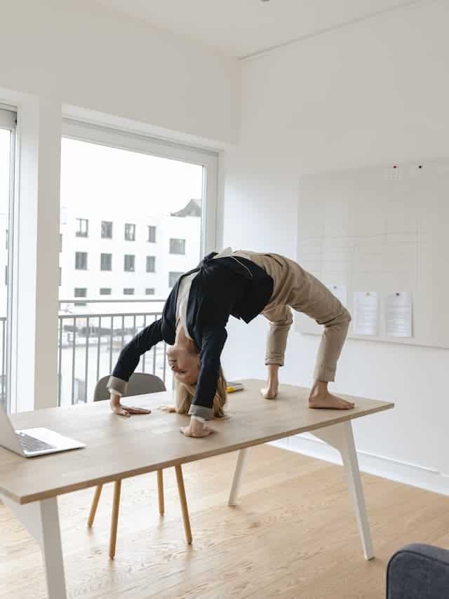 8 ways in which office goers can stay active