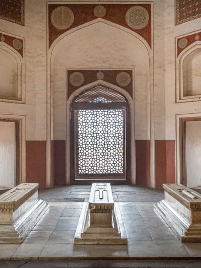 Final resting places of Mughal kings
