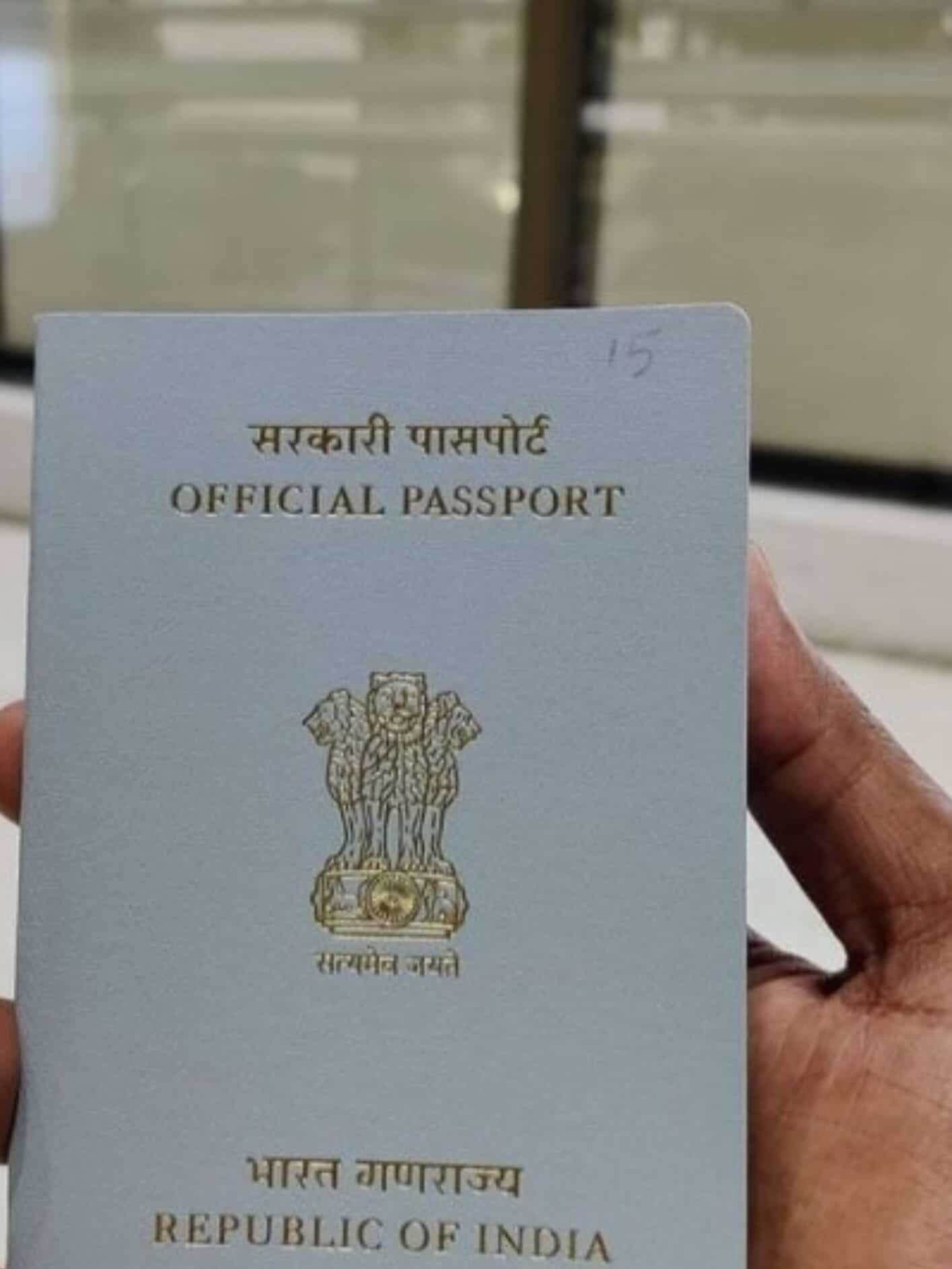 Who are eligible for white passport in India?