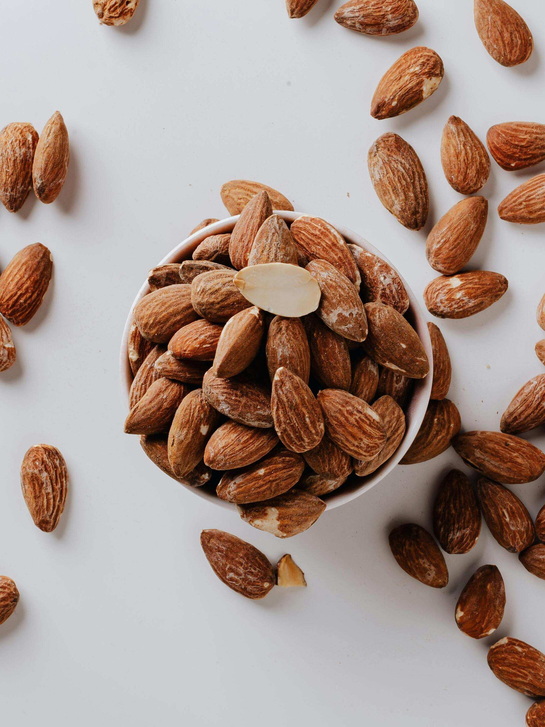 Some amazing benefits of eating raw almonds (Kacche Badam)