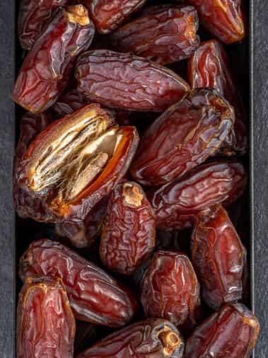 7 benefits of using date seeds in daily life