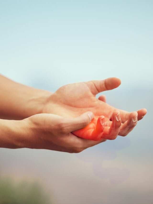 6 signs of high uric acid in hands, legs