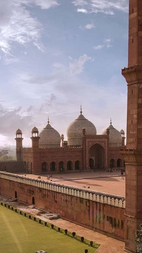 Stunning monuments built by Mughals outside India
