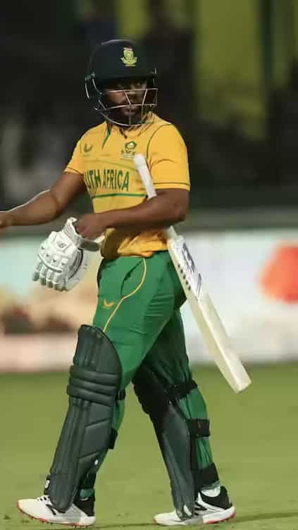 10 Shortest cricketers of all time