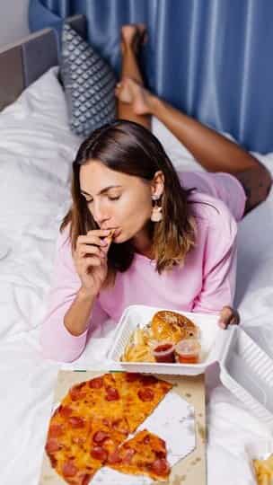 Foods to avoid in dinner for better sleep