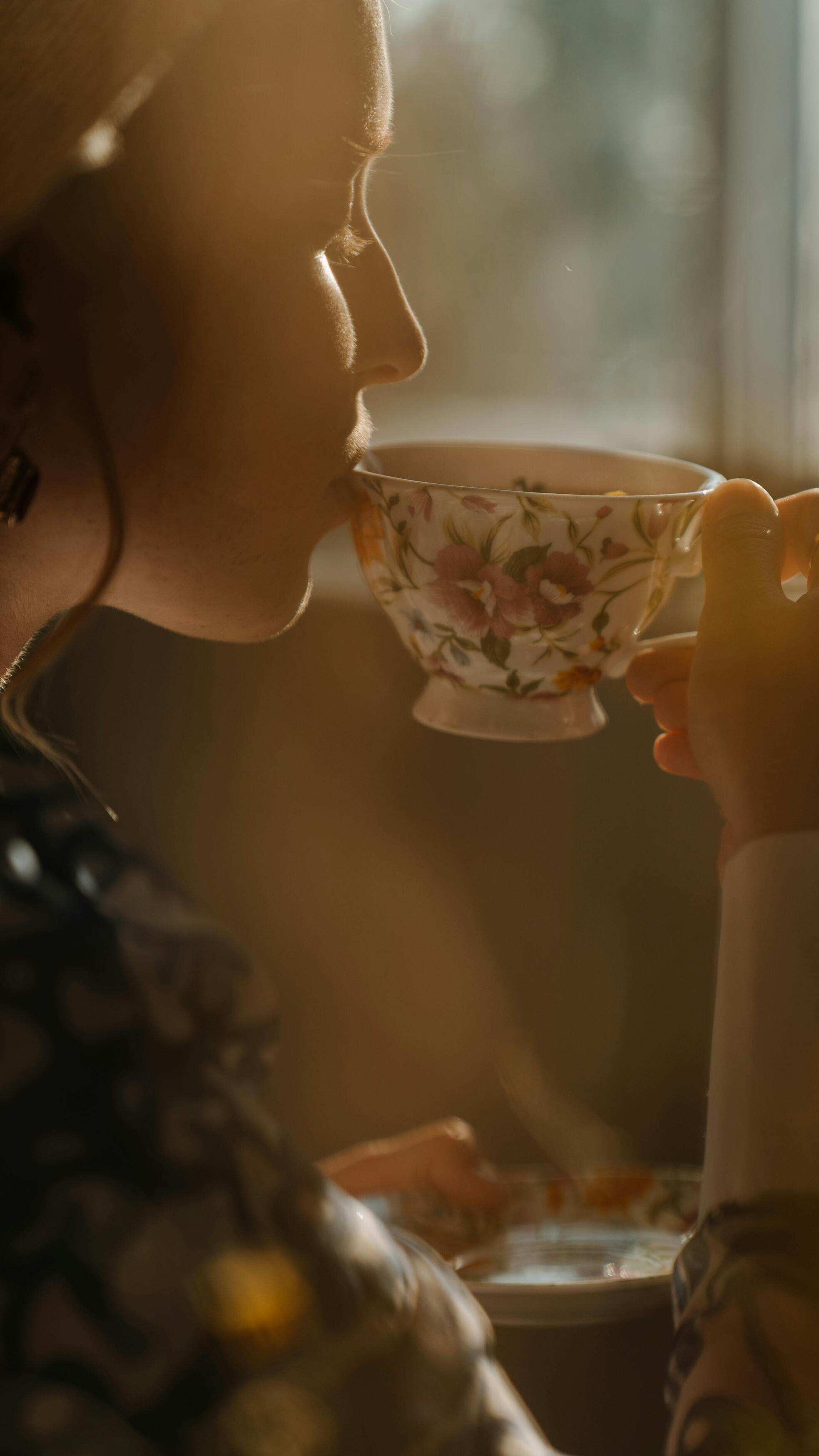 Non-caffeinated teas that help relieve headaches