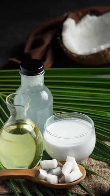 10 health benefits of adding coconut oil to your routine