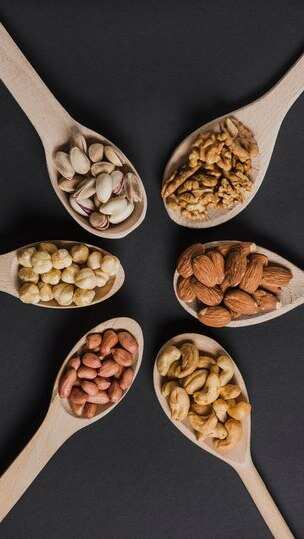 Nuts and seeds to improve brain health and sharpen memory