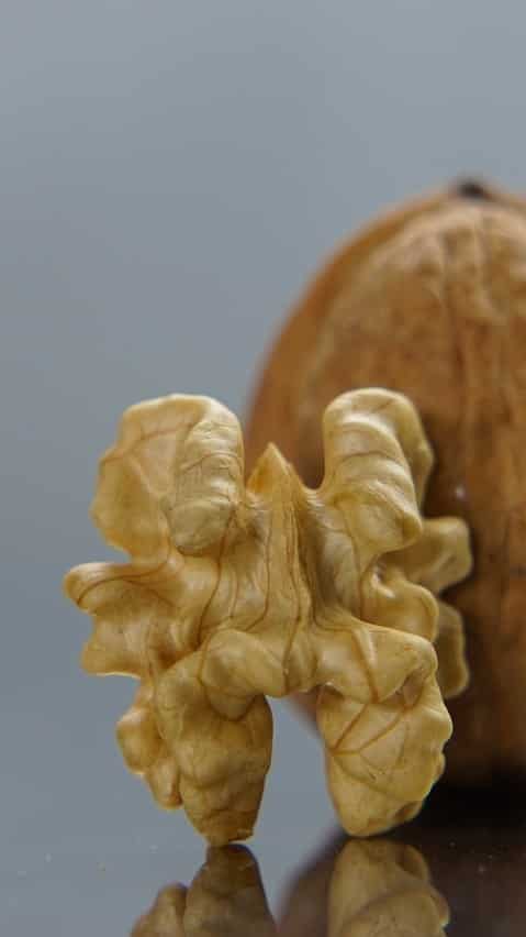 Health benefits of eating walnuts in morning