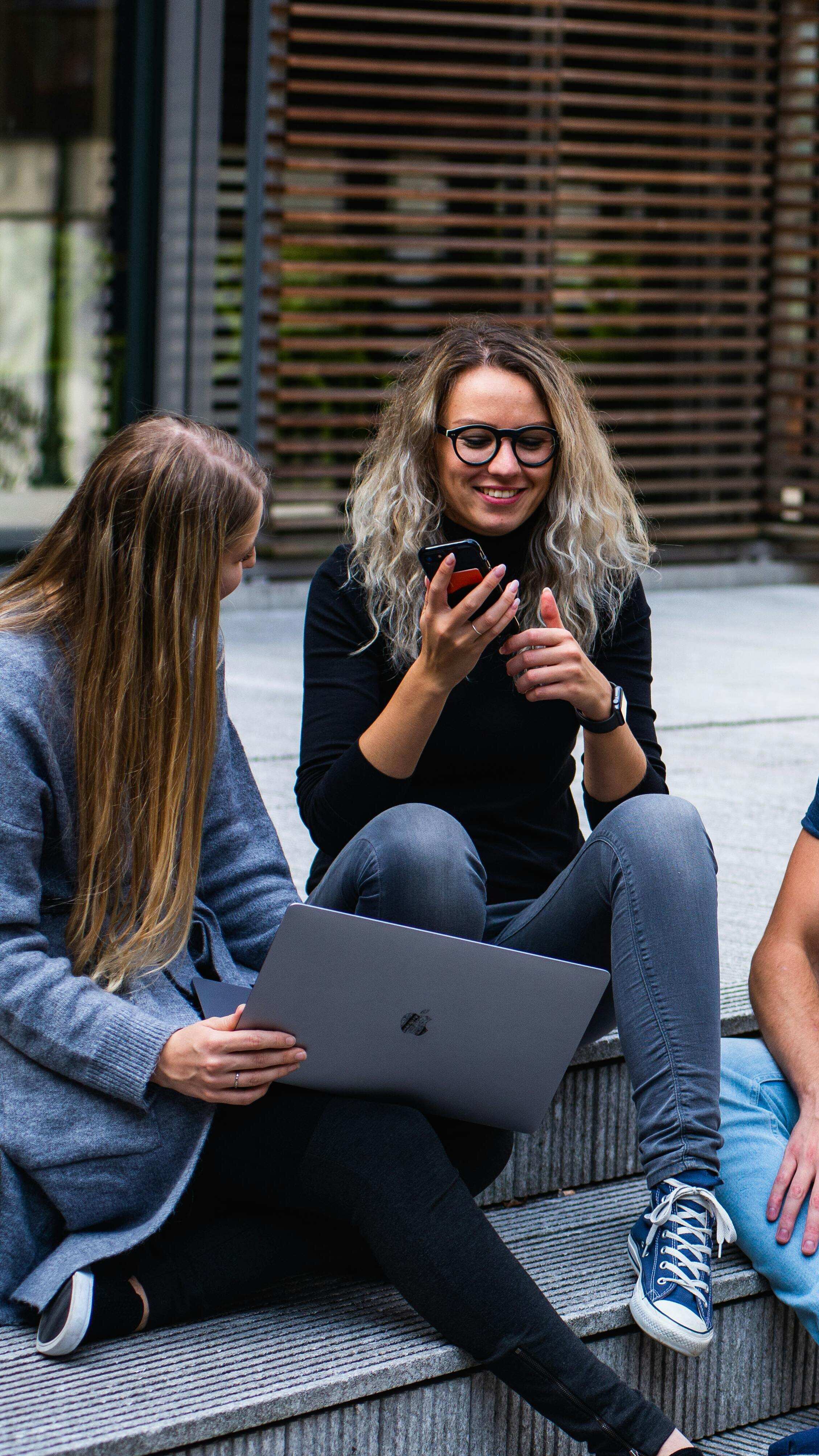 8 Ways Students Can Save Money